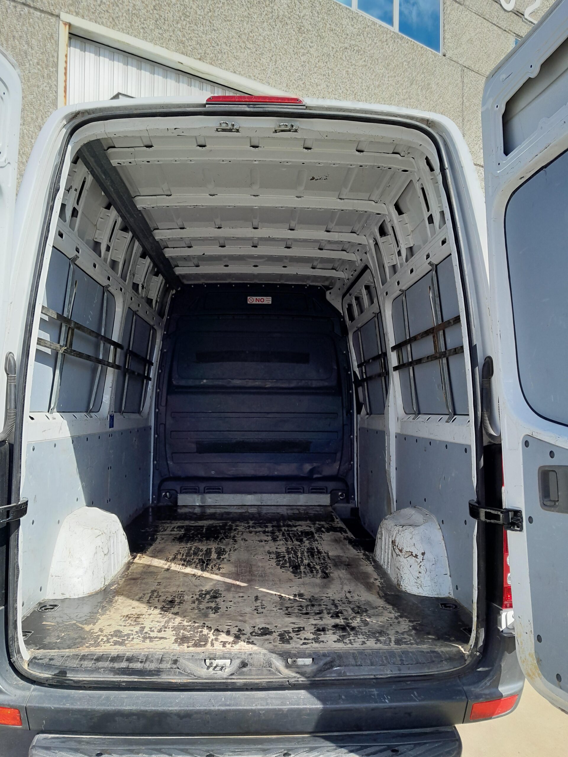 Alquilar mercedes Sprinter Gran Volumen